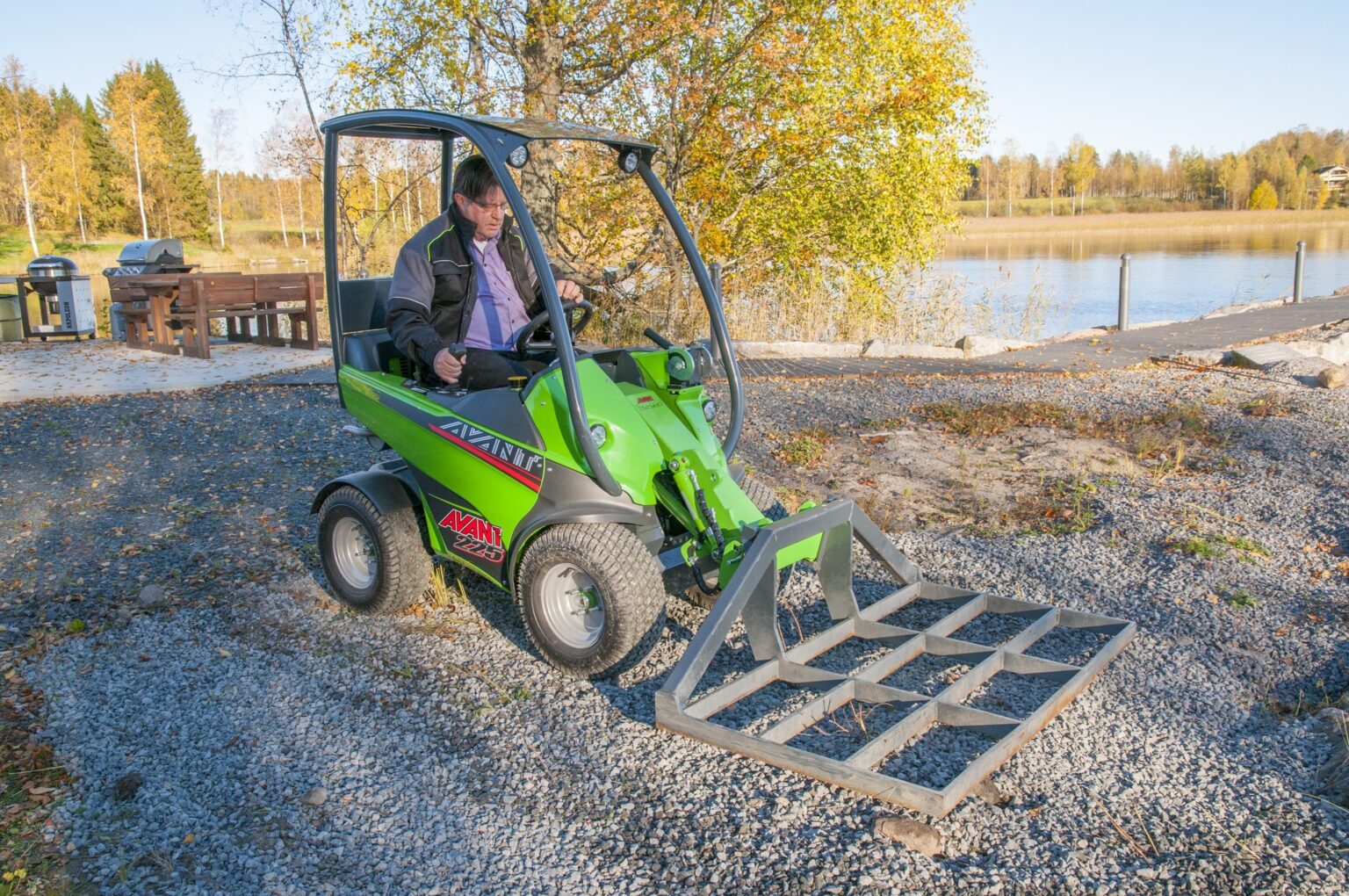 Avant 200-seeria laadur - Kompaktne, lihtne ja mitmekülgne